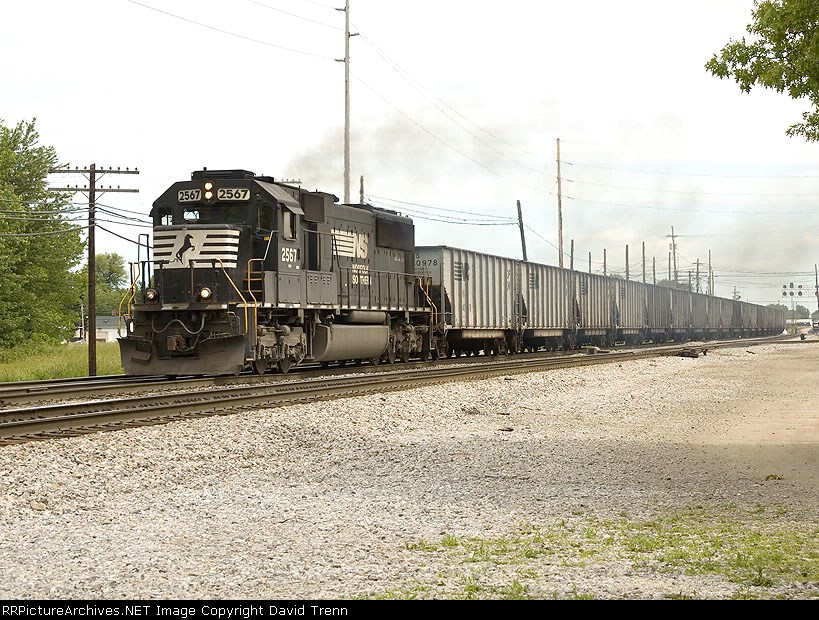 Southbound NS 2567